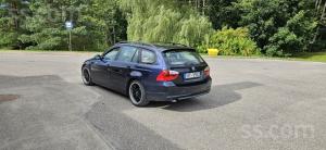 Black BMW 320 2007 in Riga, with an engine capacity of 2.00 L and mileage of 389 thousand km for 2990 €, photo 3 on AUTOMOTO.COM.LV
