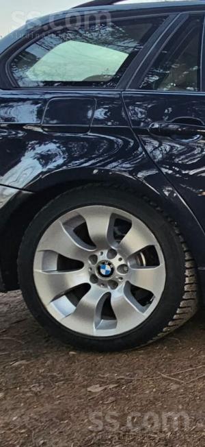 Black BMW 320 2007 in Riga, with an engine capacity of 2.00 L and mileage of 389 thousand km for 2990 €, photo 18 on AUTOMOTO.COM.LV