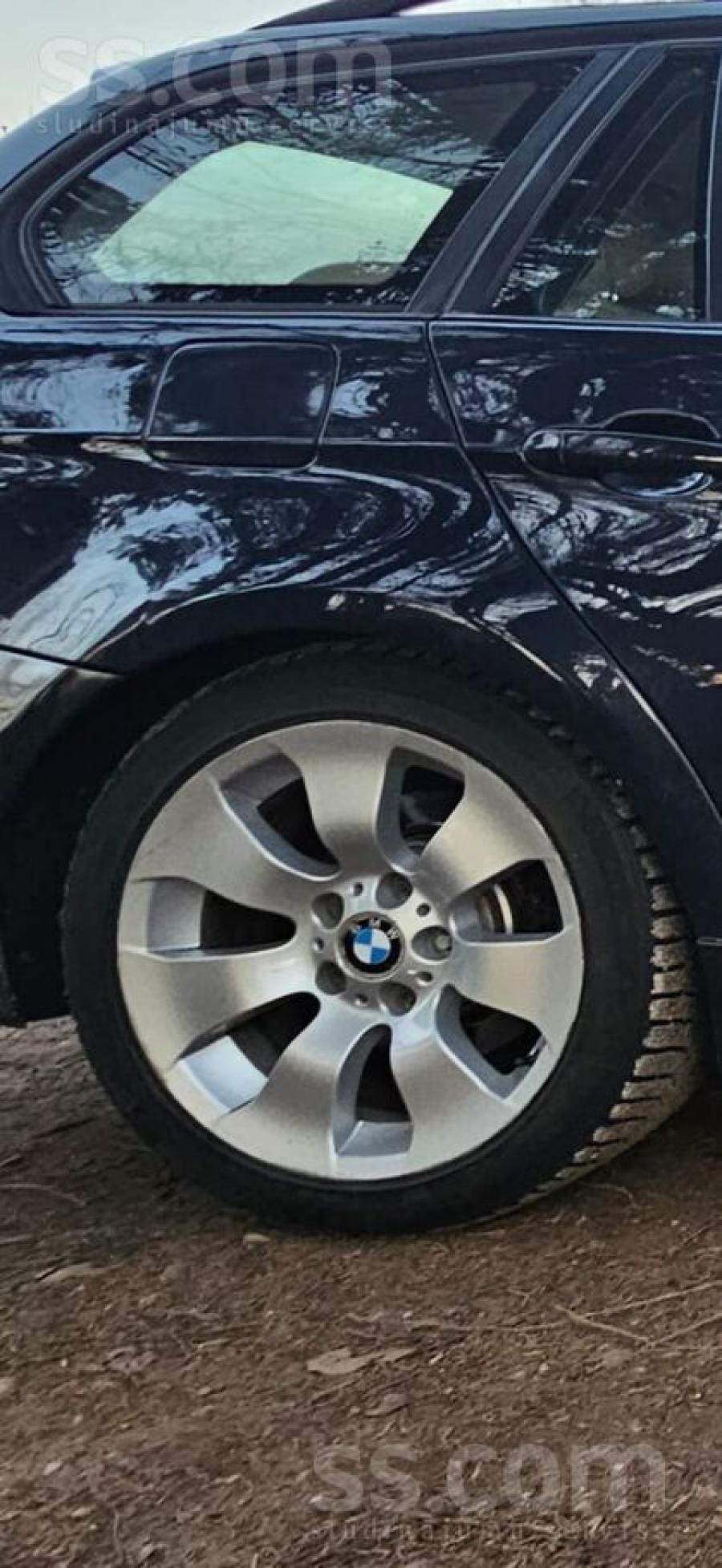 Black BMW 320 2007 in Riga, with an engine capacity of 2.00 L and mileage of 389 thousand km for 2990 €, photo 18 on AUTOMOTO.COM.LV