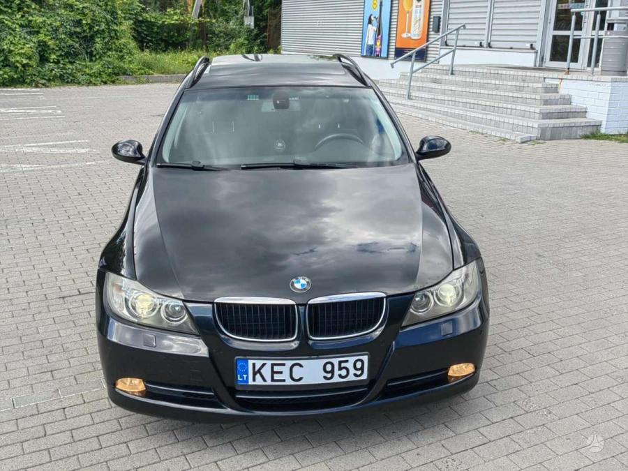 Black BMW 320 2007 in Vilnius, with an engine capacity of 2.00 L and mileage of 380 thousand km for 2500 €, photo 6 on AUTOMOTO.COM.LV