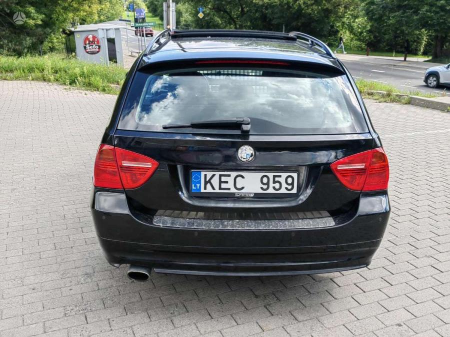 Black BMW 320 2007 in Vilnius, with an engine capacity of 2.00 L and mileage of 380 thousand km for 2500 €, photo 8 on AUTOMOTO.COM.LV