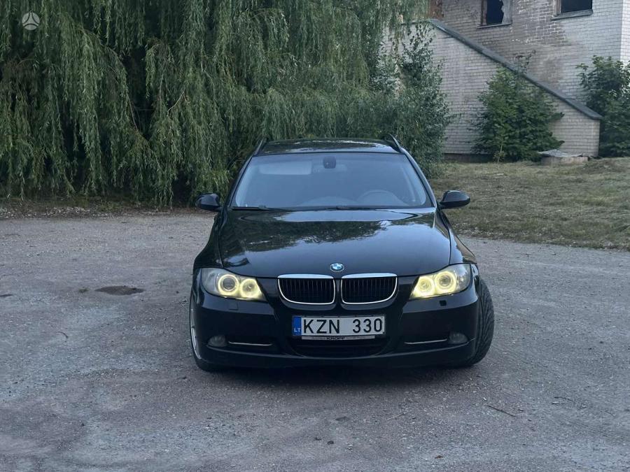 Black BMW 320 2007 in Siauliai, with an engine capacity of 2.00 L and mileage of 330 thousand km for 2450 €, photo 5 on AUTOMOTO.COM.LV