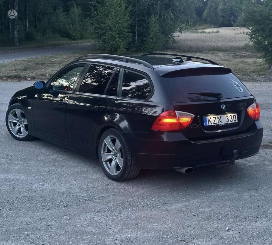 Black BMW 320 2007 in Siauliai, with an engine capacity of 2.00 L and mileage of 330 thousand km for 2450 €, photo 1 on AUTOMOTO.COM.LV