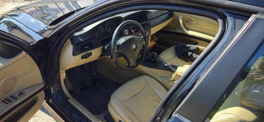 Black BMW 320 2007 in Vilnius, with an engine capacity of 2.00 L and mileage of 451 thousand km for 2600 €, photo 11 on AUTOMOTO.COM.LV