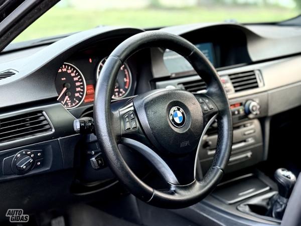 Melns BMW 320 2007 Kauņa, ar dzinēja tilpumu 2.00 L un nobraukumu 355 tūkst. km par 4000 €, foto 9 vietnē AUTOMOTO.COM.LV