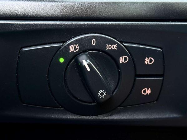 Melns BMW 320 2007 Kauņa, ar dzinēja tilpumu 2.00 L un nobraukumu 355 tūkst. km par 4000 €, foto 9 vietnē AUTOMOTO.COM.LV