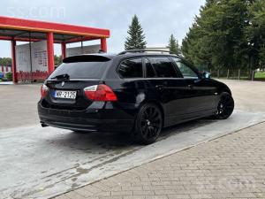 Black BMW 320 2007 in Jelgava, with an engine capacity of 2.00 L and mileage of 315 thousand km for 3490 €, photo 3 on AUTOMOTO.COM.LV