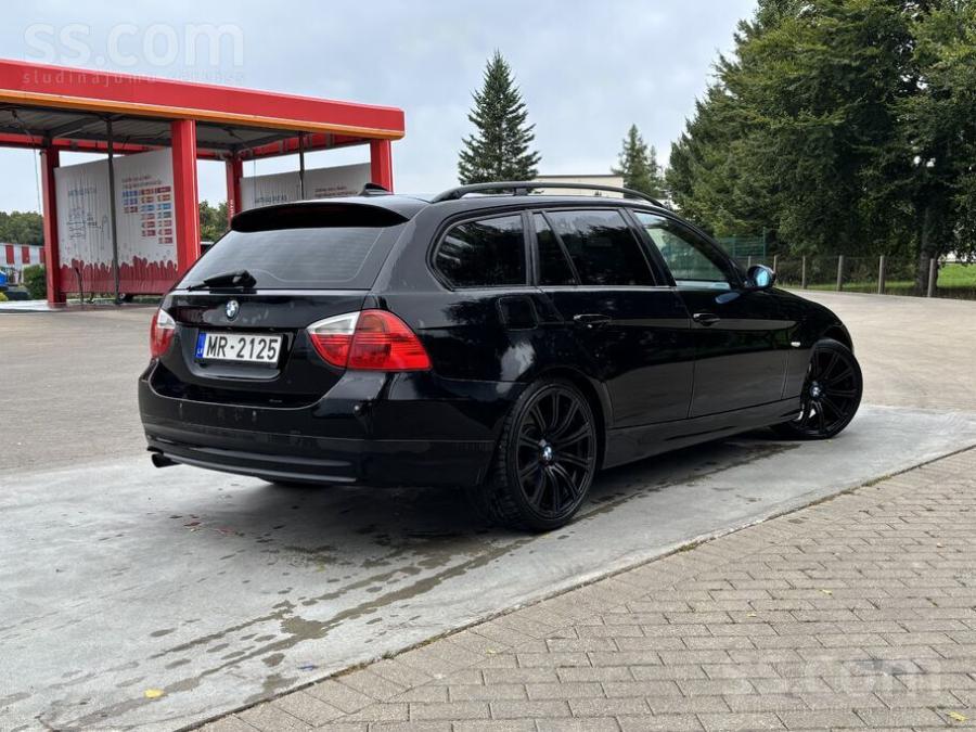 Black BMW 320 2007 in Jelgava, with an engine capacity of 2.00 L and mileage of 315 thousand km for 3490 €, photo 3 on AUTOMOTO.COM.LV
