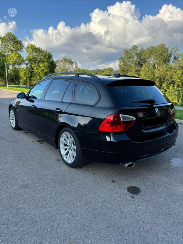 Melns BMW 320 2007 Kauņa, ar dzinēja tilpumu 2.00 L un nobraukumu 417 tūkst. km par 3900 €, foto 5 vietnē AUTOMOTO.COM.LV