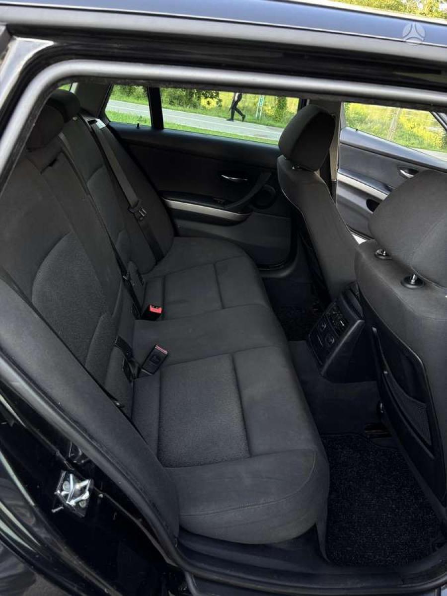 Melns BMW 320 2007 Kauņa, ar dzinēja tilpumu 2.00 L un nobraukumu 417 tūkst. km par 3900 €, foto 9 vietnē AUTOMOTO.COM.LV