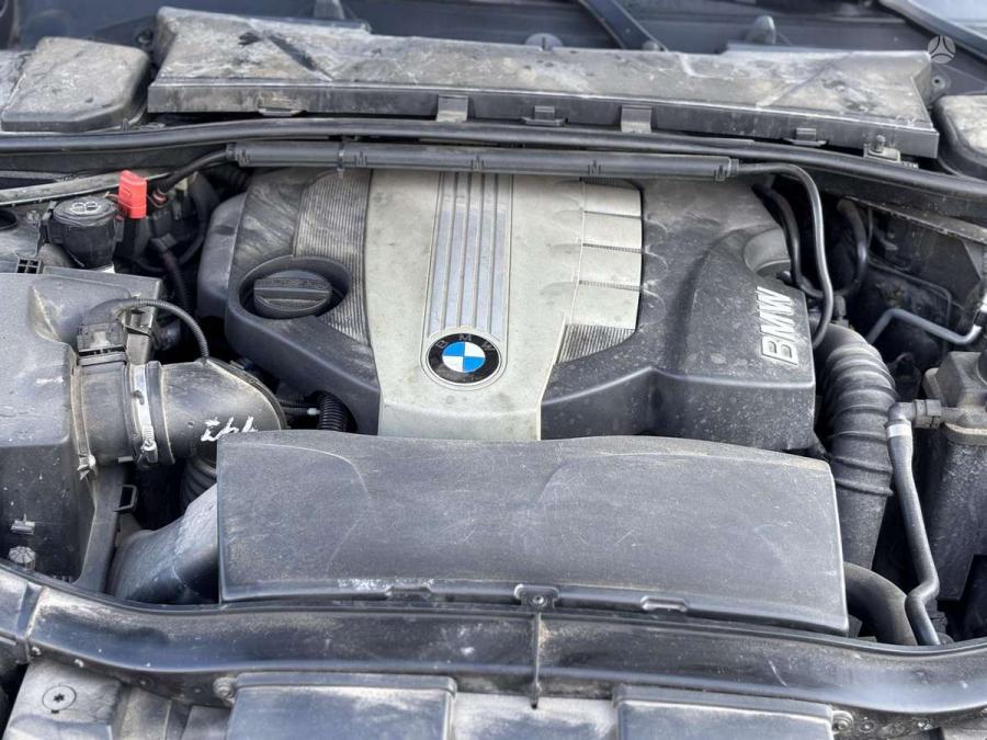 Melns BMW 320 2007 Kauņa, ar dzinēja tilpumu 2.00 L un nobraukumu 417 tūkst. km par 3900 €, foto 12 vietnē AUTOMOTO.COM.LV