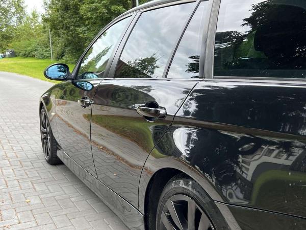 Melns BMW 320 2007 Trakai, ar dzinēja tilpumu 2.00 L un nobraukumu 344 tūkst. km par 2900 €, foto 9 vietnē AUTOMOTO.COM.LV