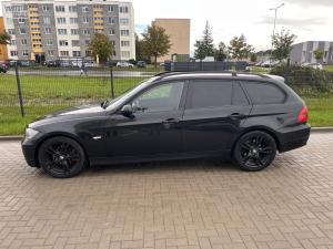 Melns BMW 320 2007 Panevēža, ar dzinēja tilpumu 2.00 L un nobraukumu 400 tūkst. km par 2600 €, foto 3 vietnē AUTOMOTO.COM.LV