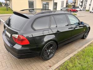 Melns BMW 320 2007 Panevēža, ar dzinēja tilpumu 2.00 L un nobraukumu 400 tūkst. km par 2600 €, foto 4 vietnē AUTOMOTO.COM.LV