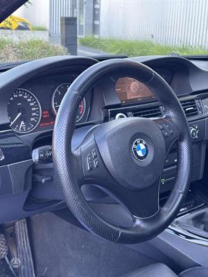 Melns BMW 320 2007 Viļņa, ar dzinēja tilpumu 2.00 L un nobraukumu 280 tūkst. km par 4499 €, foto 15 vietnē AUTOMOTO.COM.LV