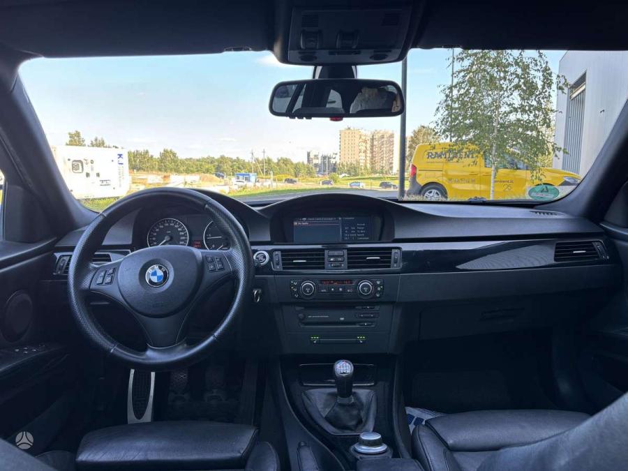 Melns BMW 320 2007 Viļņa, ar dzinēja tilpumu 2.00 L un nobraukumu 280 tūkst. km par 4499 €, foto 16 vietnē AUTOMOTO.COM.LV