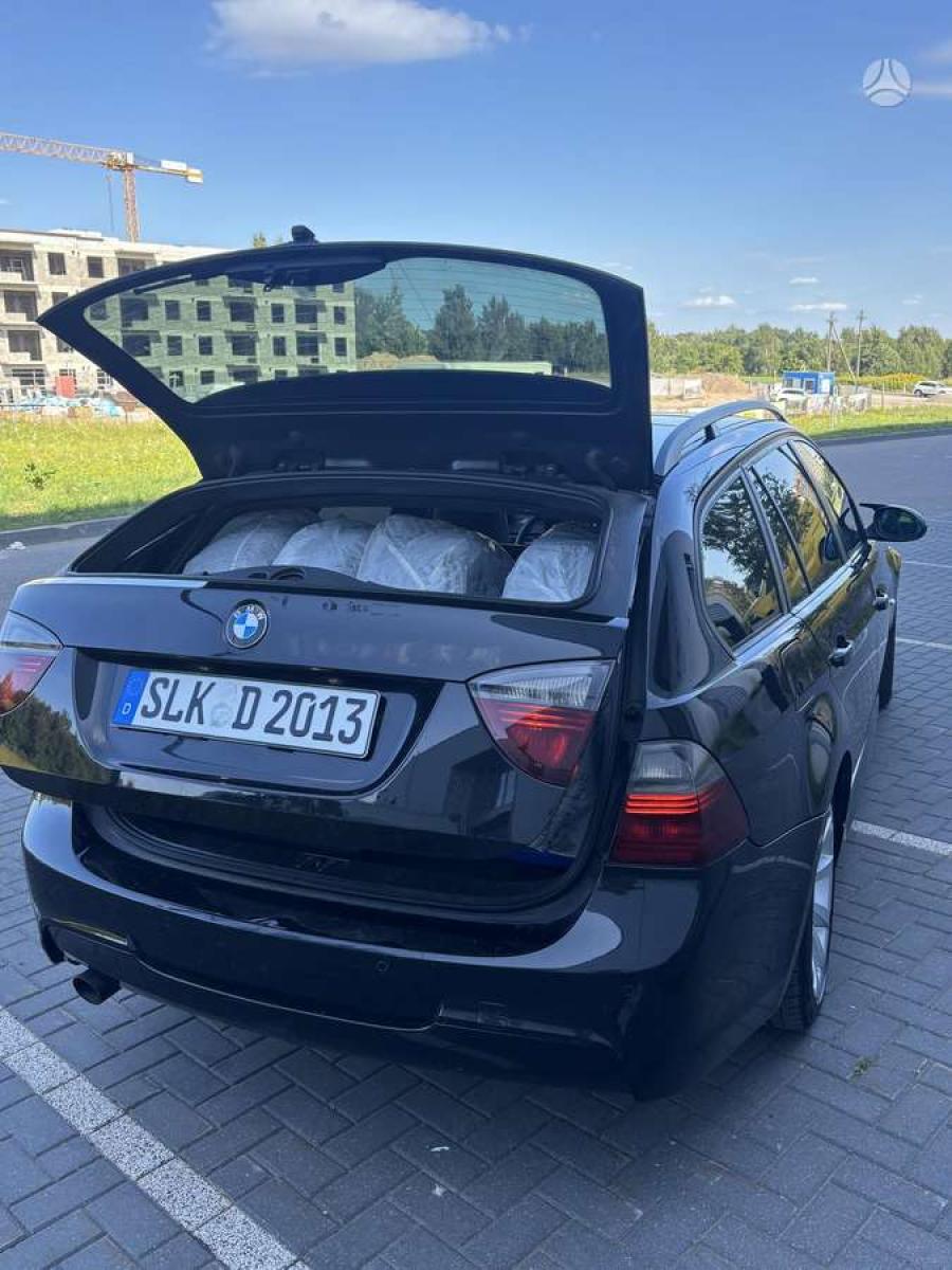 Melns BMW 320 2007 Viļņa, ar dzinēja tilpumu 2.00 L un nobraukumu 280 tūkst. km par 4499 €, foto 21 vietnē AUTOMOTO.COM.LV