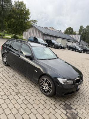 Melns BMW 320 2007 Ogre, ar dzinēja tilpumu 2.00 L un nobraukumu 315 tūkst. km par 4000 €, foto  vietnē AUTOMOTO.COM.LV