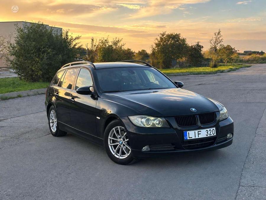 Melns BMW 320 2007 Šauļi, ar dzinēja tilpumu 2.00 L un nobraukumu 350 tūkst. km par 2650 €, foto 3 vietnē AUTOMOTO.COM.LV