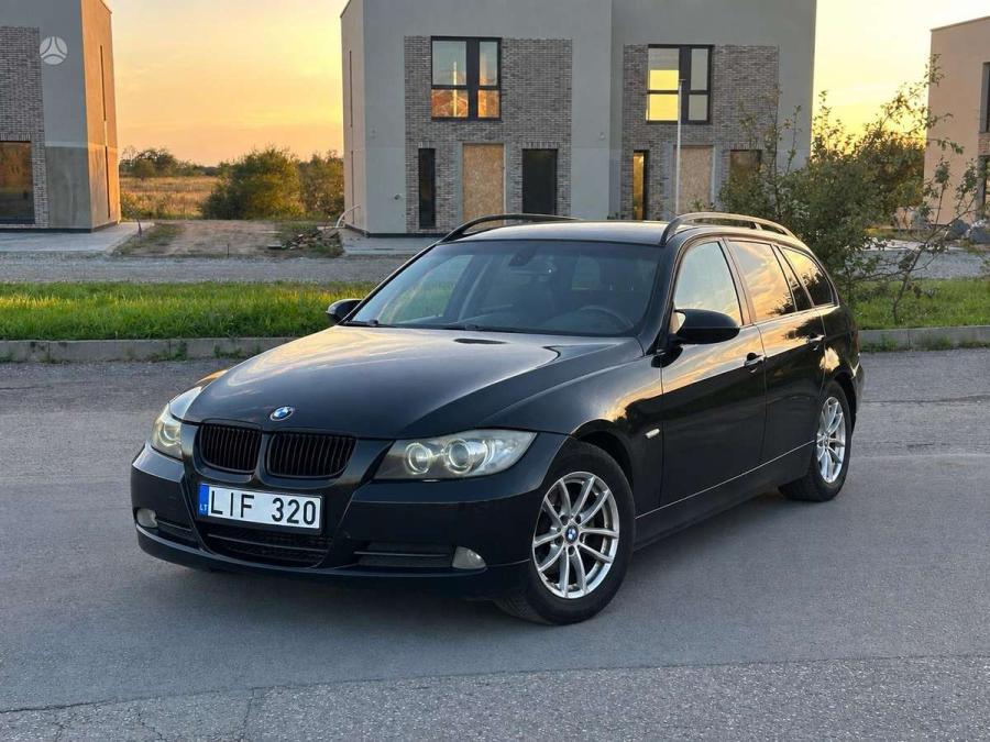 Melns BMW 320 2007 Šauļi, ar dzinēja tilpumu 2.00 L un nobraukumu 350 tūkst. km par 2650 €, foto 4 vietnē AUTOMOTO.COM.LV