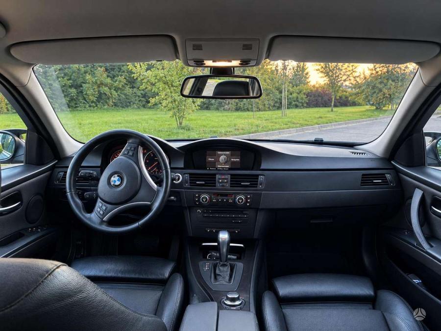 Melns BMW 320 2007 Šauļi, ar dzinēja tilpumu 2.00 L un nobraukumu 350 tūkst. km par 2650 €, foto 5 vietnē AUTOMOTO.COM.LV