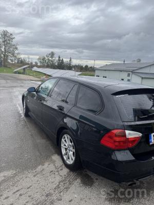 Black BMW 320 2007 in Bauska, with an engine capacity of 2.00 L and mileage of 322 thousand km for 3100 €, photo  on AUTOMOTO.COM.LV
