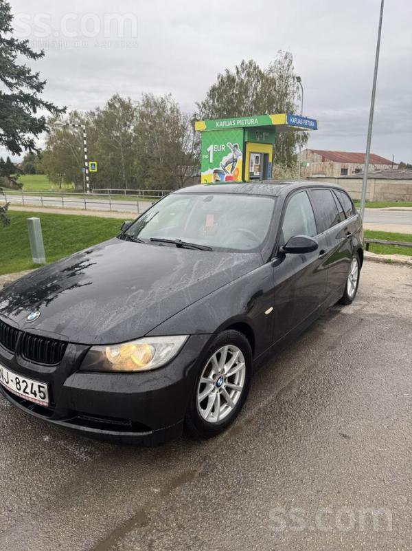 Black BMW 320 2007 in Bauska, with an engine capacity of 2.00 L and mileage of 322 thousand km for 3100 €, photo 4 on AUTOMOTO.COM.LV