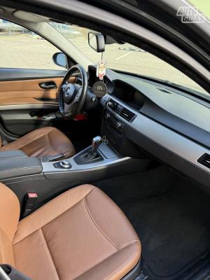 Black BMW 320 2007 in Kaunas, with an engine capacity of 2.00 L and mileage of 364 thousand km for 3900 €, photo 8 on AUTOMOTO.COM.LV