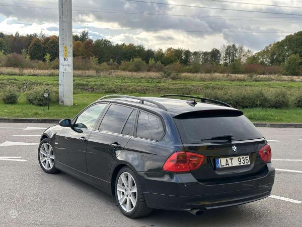 BMW 320 2007 Šauļi vietnē Melns BMW 320 2007 Šauļi, ar dzinēja tilpumu 2.00 L un nobraukumu 370 tūkst. km par 2650 €, foto 4 vietnē AUTOMOTO.COM.LV