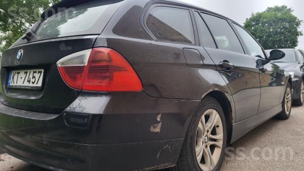 Black BMW 320 2008 in Riga, with an engine capacity of 2.00 L and mileage of 480 thousand km for 2800 €, photo 2 on AUTOMOTO.COM.LV