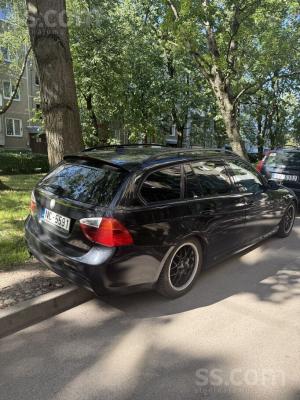 Black BMW 320 2008 in Riga, with an engine capacity of 2.00 L and mileage of 308 thousand km for 3850 €, photo 4 on AUTOMOTO.COM.LV