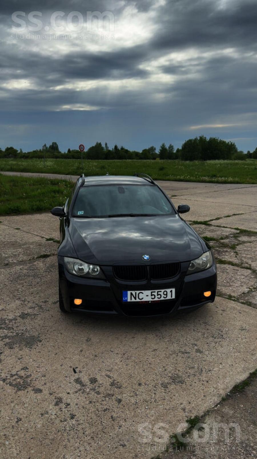 Black BMW 320 2008 in Riga, with an engine capacity of 2.00 L and mileage of 308 thousand km for 3850 €, photo 5 on AUTOMOTO.COM.LV