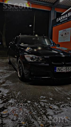 Black BMW 320 2008 in Riga, with an engine capacity of 2.00 L and mileage of 308 thousand km for 3850 €, photo 8 on AUTOMOTO.COM.LV