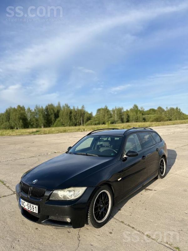 Black BMW 320 2008 in Riga, with an engine capacity of 2.00 L and mileage of 308 thousand km for 2950 €, photo 5 on AUTOMOTO.COM.LV