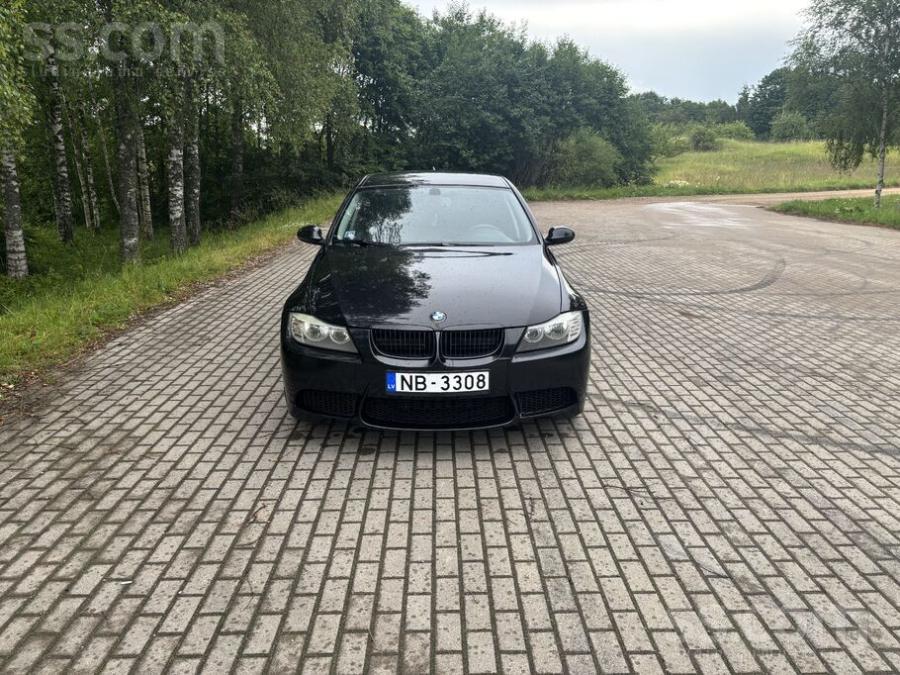 Black BMW 320 2008 in Liepaja, with an engine capacity of 2.00 L and mileage of 227 thousand km for 3300 €, photo 1 on AUTOMOTO.COM.LV