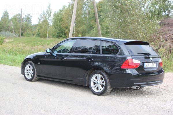 Melns BMW 320 2008 Bauska, ar dzinēja tilpumu 2.00 L un nobraukumu 287 tūkst. km par 3500 €, foto 4 vietnē AUTOMOTO.COM.LV