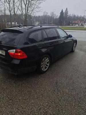 Melns BMW 320 2008 Radviliškis, ar dzinēja tilpumu 2.00 L un nobraukumu 309 tūkst. km par 2100 €, foto 5 vietnē AUTOMOTO.COM.LV