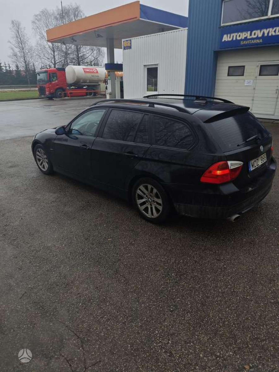 Melns BMW 320 2008 Radviliškis, ar dzinēja tilpumu 2.00 L un nobraukumu 309 tūkst. km par 2100 €, foto 7 vietnē AUTOMOTO.COM.LV