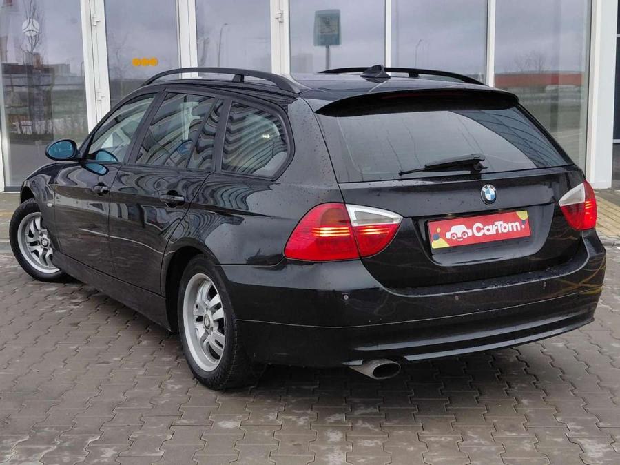 Black BMW 320 2008 in Vilnius, with an engine capacity of 2.00 L and mileage of 277 thousand km for 3700 €, photo 4 on AUTOMOTO.COM.LV