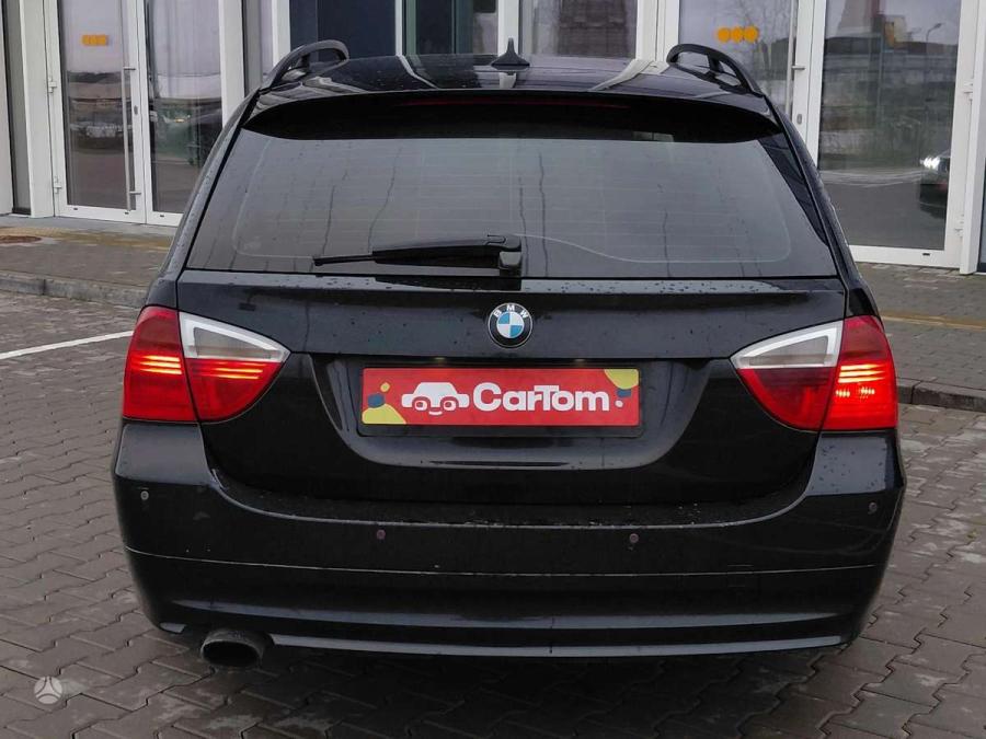 Black BMW 320 2008 in Vilnius, with an engine capacity of 2.00 L and mileage of 277 thousand km for 3700 €, photo 5 on AUTOMOTO.COM.LV