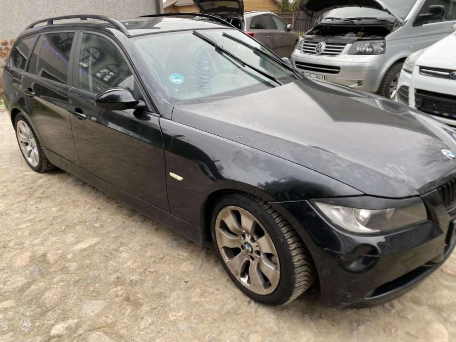 Melns BMW 320 2008 Šauļi, ar dzinēja tilpumu 2.00 L un nobraukumu 237 tūkst. km par 1650 €, foto 2 vietnē AUTOMOTO.COM.LV