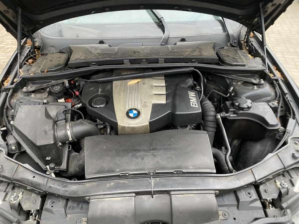 Black BMW 320 2008 in Siauliai, with an engine capacity of 2.00 L and mileage of 237 thousand km for 1650 €, photo 8 on AUTOMOTO.COM.LV