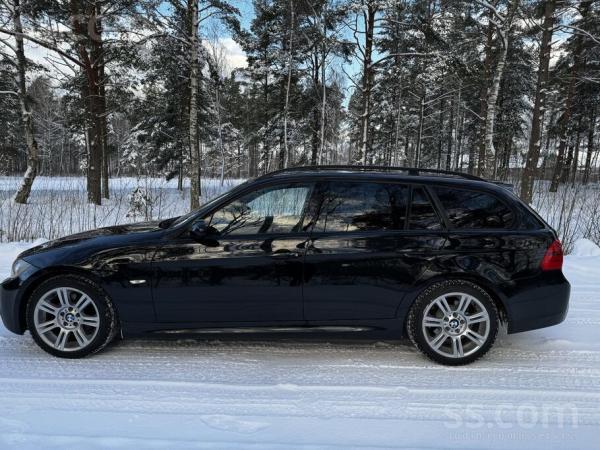 Black BMW 320 2008 in Liepaja, with an engine capacity of 2.00 L and mileage of 384 thousand km for 4395 €, photo 2 on AUTOMOTO.COM.LV