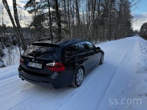 Melns BMW 320 2008 Liepāja, ar dzinēja tilpumu 2.00 L un nobraukumu 384 tūkst. km par 4395 €, foto 5 vietnē AUTOMOTO.COM.LV