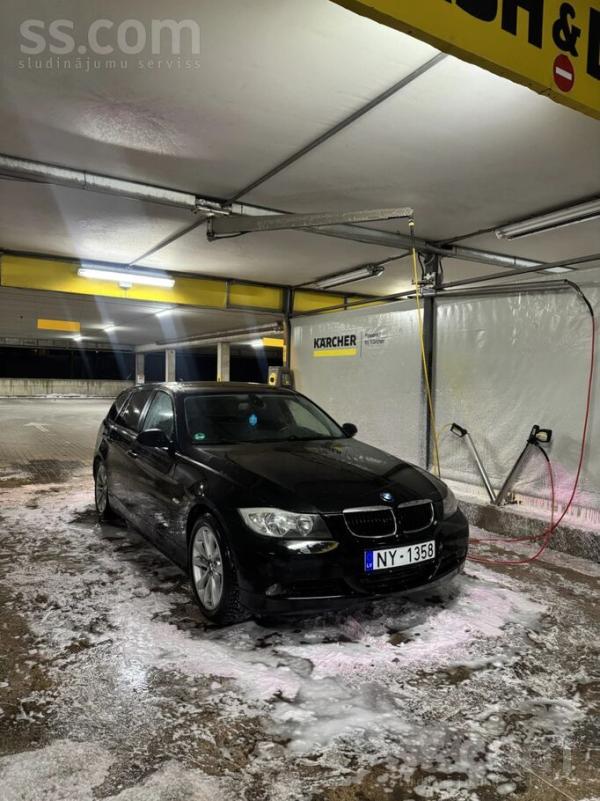 Black BMW 320 2008 in Riga, with an engine capacity of 2.00 L and mileage of 312 thousand km for 3700 €, photo 7 on AUTOMOTO.COM.LV