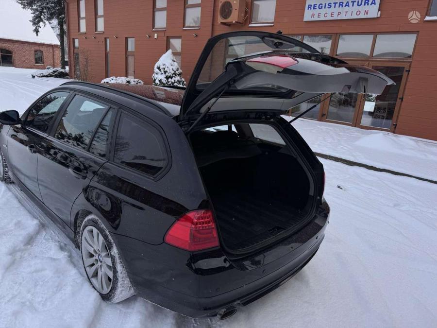 Black BMW 320 2008 in Marijampole, with an engine capacity of 2.00 L and mileage of 315 thousand km for 3950 €, photo 9 on AUTOMOTO.COM.LV
