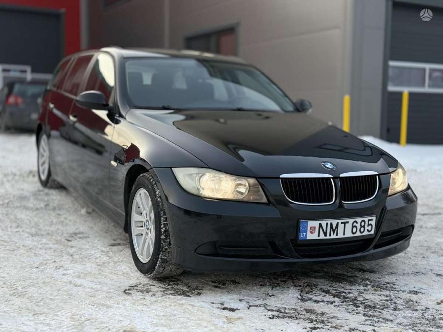 Black BMW 320 2008 in Vilnius, with an engine capacity of 2.00 L and mileage of 246 thousand km for 3400 €, photo 2 on AUTOMOTO.COM.LV