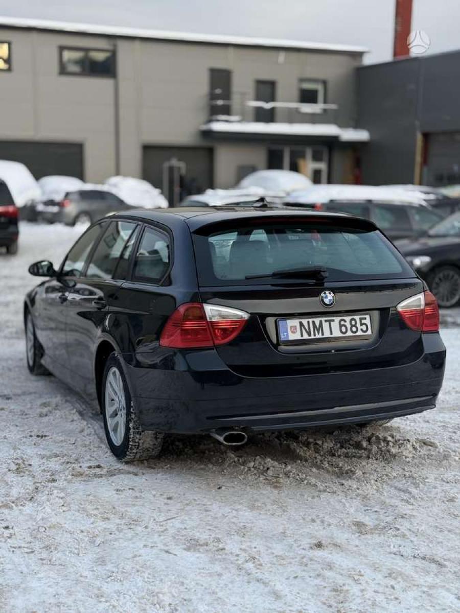 Black BMW 320 2008 in Vilnius, with an engine capacity of 2.00 L and mileage of 246 thousand km for 3400 €, photo 5 on AUTOMOTO.COM.LV