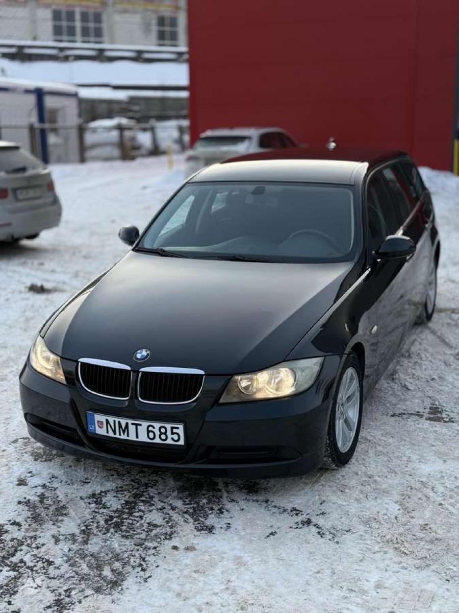Black BMW 320 2008 in Vilnius, with an engine capacity of 2.00 L and mileage of 246 thousand km for 3400 €, photo 18 on AUTOMOTO.COM.LV