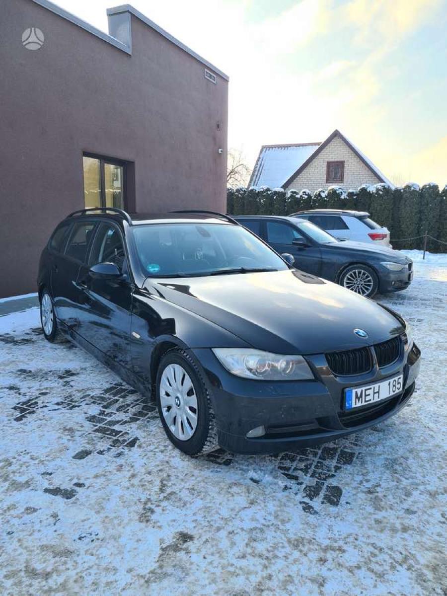 Black BMW 320 2008 in Kaisiadorys, with an engine capacity of 2.00 L and mileage of 350 thousand km for 2650 €, photo 1 on AUTOMOTO.COM.LV